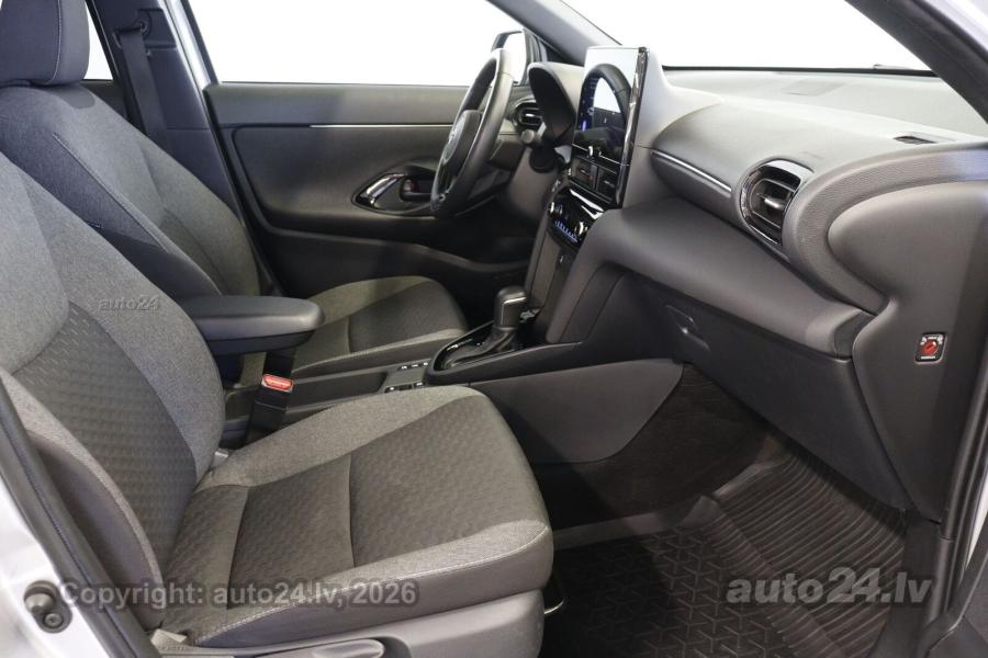Серый Тойота Yaris Cross 2025 в Таллин, объемом двигателя 1.49 л и пробегом 26 тыс. км за 24500 €, фото 7 на AUTOMOTO.COM.LV