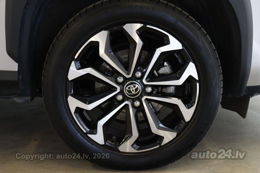 Серый Тойота Yaris Cross 2025 в Таллин, объемом двигателя 1.49 л и пробегом 26 тыс. км за 24500 €, фото 16 на AUTOMOTO.COM.LV