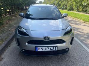 Серый Тойота Yaris Cross 2025 в Каунас, объемом двигателя 1.50 л и пробегом 16 тыс. км за 21000 €, фото 3 на AUTOMOTO.COM.LV