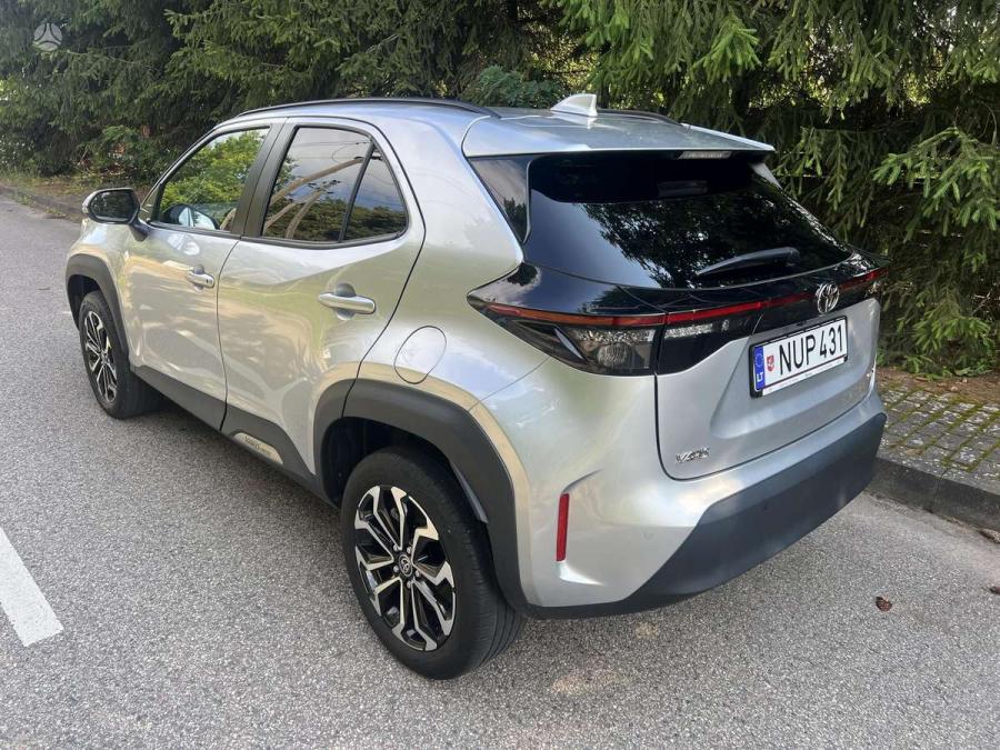 Серый Тойота Yaris Cross 2025 в Каунас, объемом двигателя 1.50 л и пробегом 16 тыс. км за 21000 €, фото 6 на AUTOMOTO.COM.LV