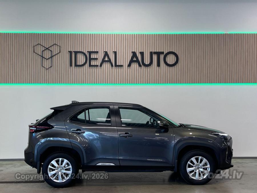 Серый Тойота Yaris Cross 2025 в Таллин, объемом двигателя 1.50 л и пробегом 19 тыс. км за 23990 €, фото 4 на AUTOMOTO.COM.LV