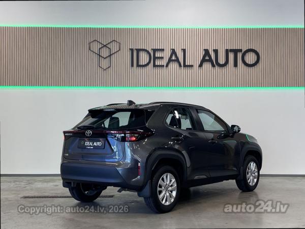 Pelēks Toyota Yaris Cross 2025 Tallina, ar dzinēja tilpumu 1.50 L un nobraukumu 19 tūkst. km par 23990 €, foto 5 vietnē AUTOMOTO.COM.LV