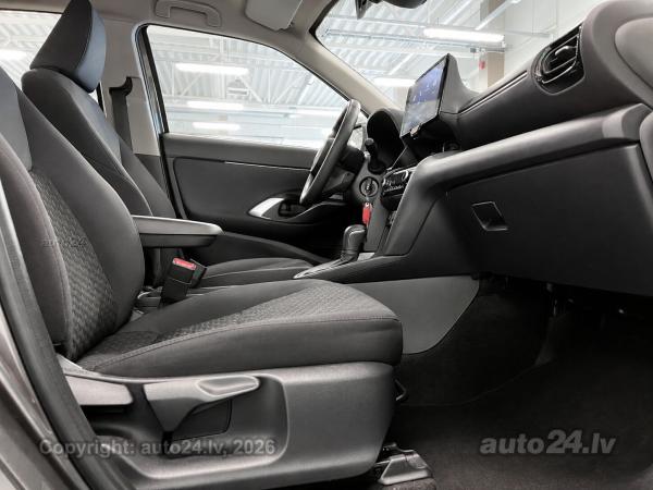Pelēks Toyota Yaris Cross 2025 Tallina, ar dzinēja tilpumu 1.50 L un nobraukumu 19 tūkst. km par 23990 €, foto 11 vietnē AUTOMOTO.COM.LV