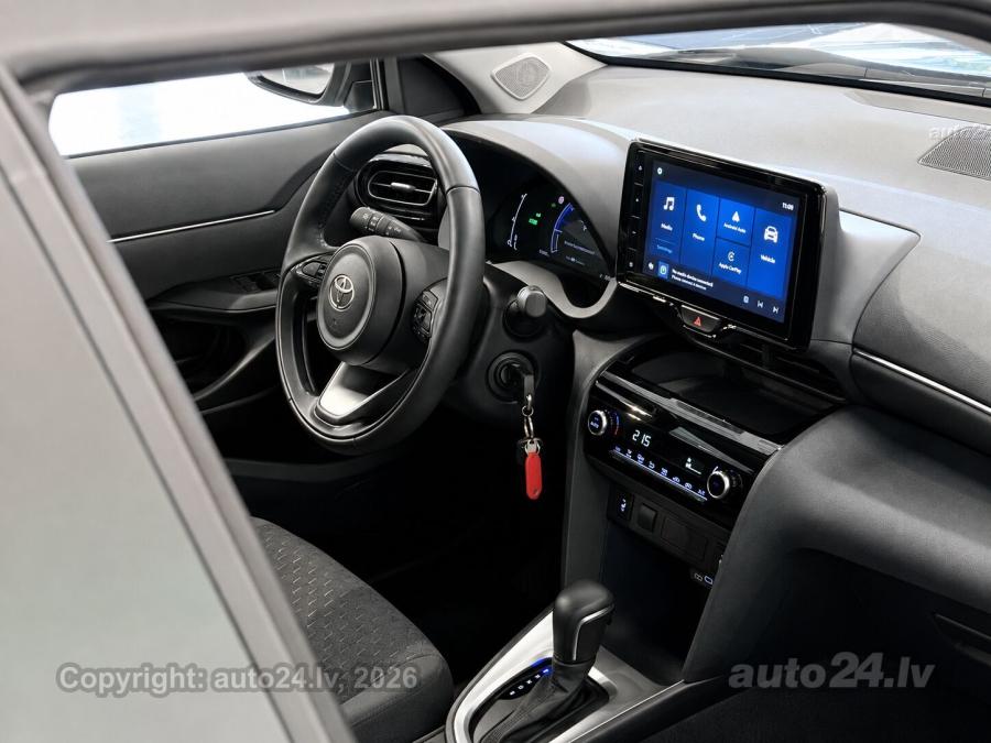 Серый Тойота Yaris Cross 2025 в Таллин, объемом двигателя 1.50 л и пробегом 19 тыс. км за 23990 €, фото 12 на AUTOMOTO.COM.LV