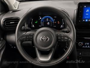 Серый Тойота Yaris Cross 2025 в Таллин, объемом двигателя 1.50 л и пробегом 19 тыс. км за 23990 €, фото 13 на AUTOMOTO.COM.LV