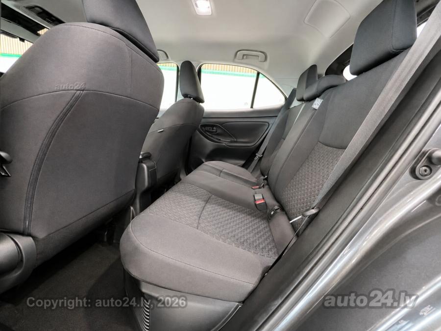 Серый Тойота Yaris Cross 2025 в Таллин, объемом двигателя 1.50 л и пробегом 19 тыс. км за 23990 €, фото 15 на AUTOMOTO.COM.LV