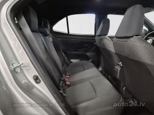 Серый Тойота Yaris Cross 2025 в Таллин, объемом двигателя 1.50 л и пробегом 17 тыс. км за 24990 €, фото 8 на AUTOMOTO.COM.LV