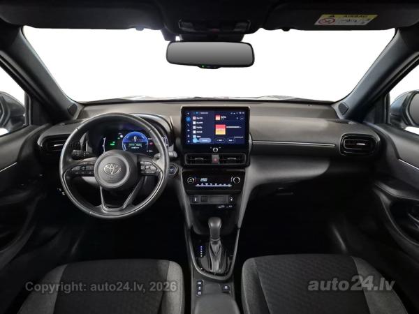 Pelēks Toyota Yaris Cross 2025 Tallina, ar dzinēja tilpumu 1.50 L un nobraukumu 17 tūkst. km par 24990 €, foto 9 vietnē AUTOMOTO.COM.LV