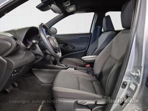 Серый Тойота Yaris Cross 2025 в Таллин, объемом двигателя 1.50 л и пробегом 17 тыс. км за 24990 €, фото 12 на AUTOMOTO.COM.LV