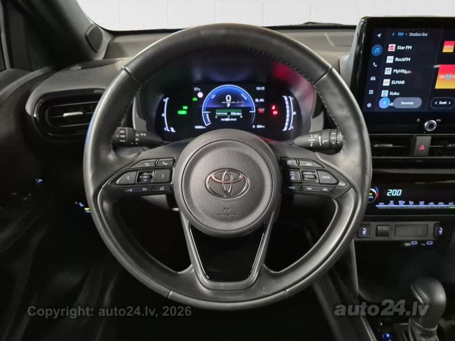 Серый Тойота Yaris Cross 2025 в Таллин, объемом двигателя 1.50 л и пробегом 17 тыс. км за 24990 €, фото 13 на AUTOMOTO.COM.LV