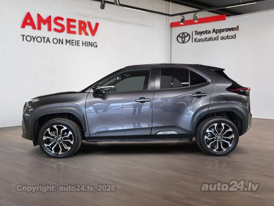 Серый Тойота Yaris Cross 2025 в Таллин, объемом двигателя 1.50 л и пробегом 29 тыс. км за 24990 €, фото 4 на AUTOMOTO.COM.LV