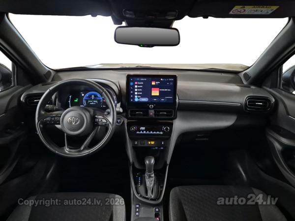 Toyota Yaris Cross 2025 Tallina vietnē Pelēks Toyota Yaris Cross 2025 Tallina, ar dzinēja tilpumu 1.50 L un nobraukumu 29 tūkst. km par 24990 €, foto 9 vietnē AUTOMOTO.COM.LV