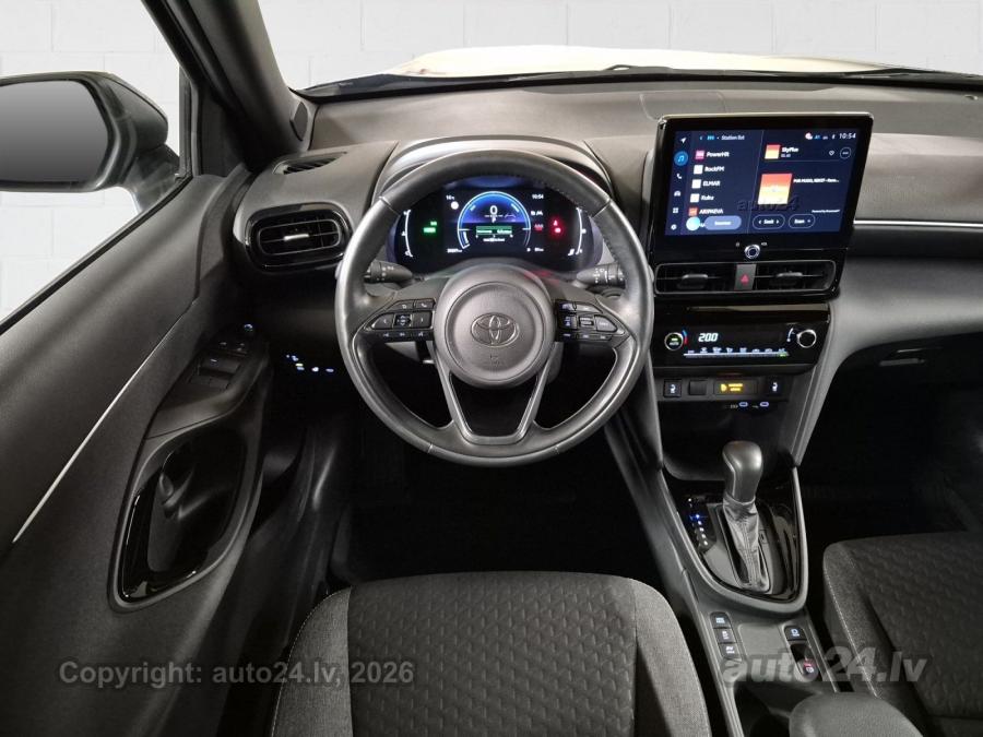 Серый Тойота Yaris Cross 2025 в Таллин, объемом двигателя 1.50 л и пробегом 29 тыс. км за 24990 €, фото 10 на AUTOMOTO.COM.LV