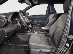 Серый Тойота Yaris Cross 2025 в Таллин, объемом двигателя 1.50 л и пробегом 29 тыс. км за 24990 €, фото 12 на AUTOMOTO.COM.LV