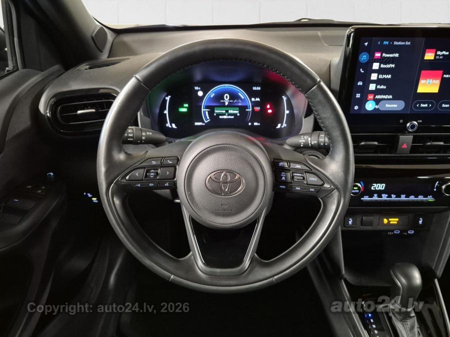 Серый Тойота Yaris Cross 2025 в Таллин, объемом двигателя 1.50 л и пробегом 29 тыс. км за 24990 €, фото 13 на AUTOMOTO.COM.LV