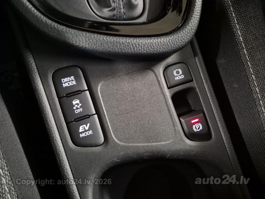 Серый Тойота Yaris Cross 2025 в Таллин, объемом двигателя 1.50 л и пробегом 29 тыс. км за 24990 €, фото 18 на AUTOMOTO.COM.LV