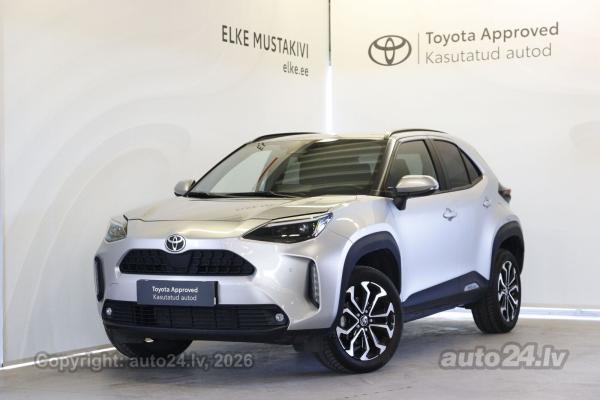 Pelēks Toyota Yaris Cross 2025 Tallina, ar dzinēja tilpumu 1.49 L un nobraukumu 31 tūkst. km par 24500 €, foto  vietnē AUTOMOTO.COM.LV