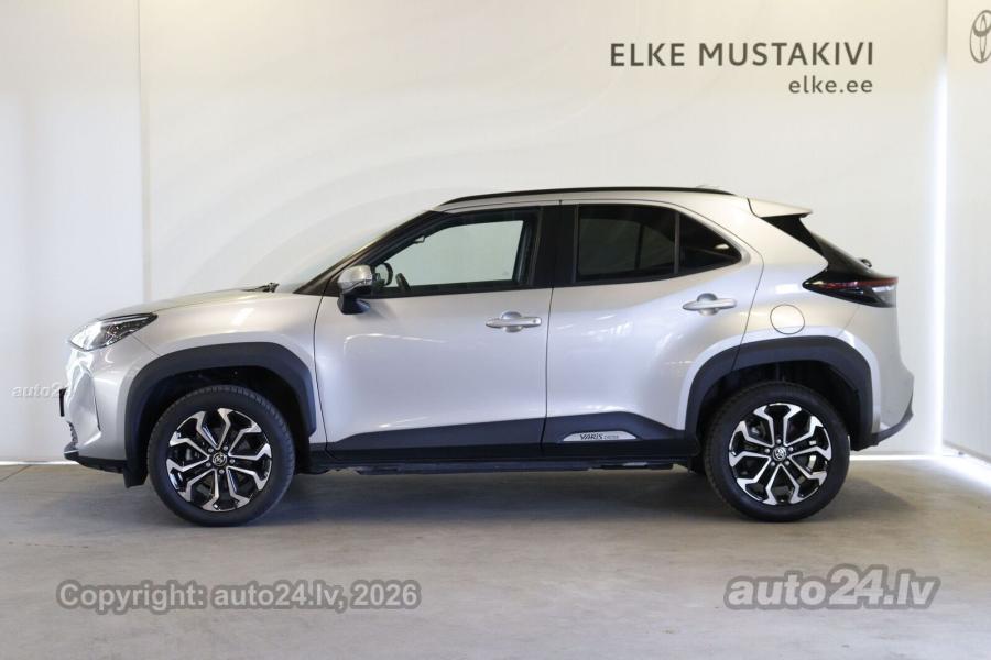Pelēks Toyota Yaris Cross 2025 Tallina, ar dzinēja tilpumu 1.49 L un nobraukumu 31 tūkst. km par 24500 €, foto 4 vietnē AUTOMOTO.COM.LV