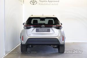 Pelēks Toyota Yaris Cross 2025 Tallina, ar dzinēja tilpumu 1.49 L un nobraukumu 31 tūkst. km par 24500 €, foto 5 vietnē AUTOMOTO.COM.LV