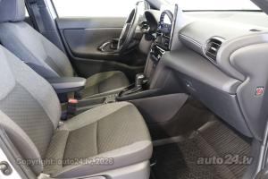 Pelēks Toyota Yaris Cross 2025 Tallina, ar dzinēja tilpumu 1.49 L un nobraukumu 31 tūkst. km par 24500 €, foto 7 vietnē AUTOMOTO.COM.LV