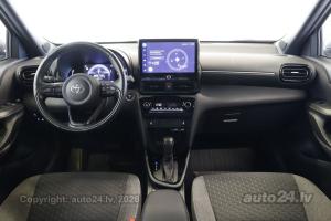 Pelēks Toyota Yaris Cross 2025 Tallina, ar dzinēja tilpumu 1.49 L un nobraukumu 31 tūkst. km par 24500 €, foto 9 vietnē AUTOMOTO.COM.LV