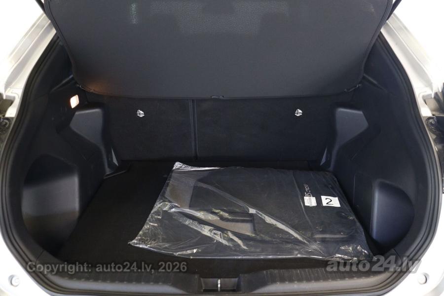Pelēks Toyota Yaris Cross 2025 Tallina, ar dzinēja tilpumu 1.49 L un nobraukumu 31 tūkst. km par 24500 €, foto 11 vietnē AUTOMOTO.COM.LV