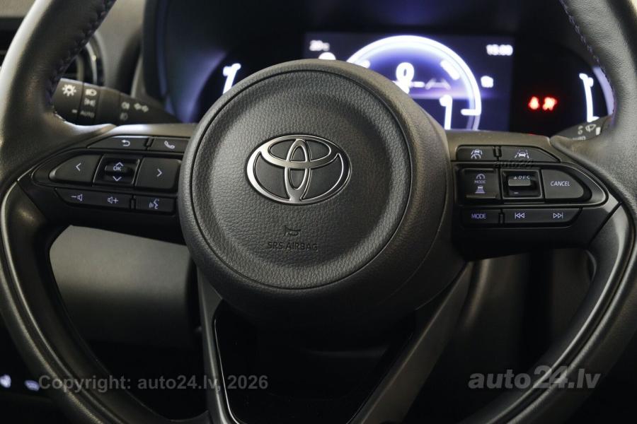 Pelēks Toyota Yaris Cross 2025 Tallina, ar dzinēja tilpumu 1.49 L un nobraukumu 31 tūkst. km par 24500 €, foto 13 vietnē AUTOMOTO.COM.LV