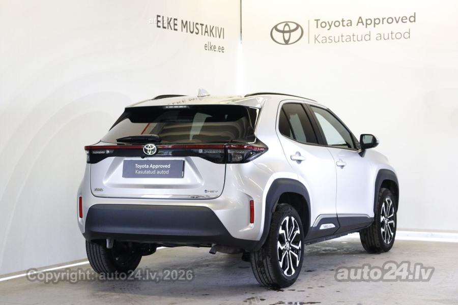 Серый Тойота Yaris Cross 2025 в Таллин, объемом двигателя 1.49 л и пробегом 29 тыс. км за 24700 €, фото 3 на AUTOMOTO.COM.LV