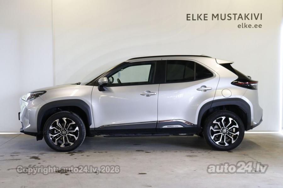 Серый Тойота Yaris Cross 2025 в Таллин, объемом двигателя 1.49 л и пробегом 29 тыс. км за 24700 €, фото 4 на AUTOMOTO.COM.LV