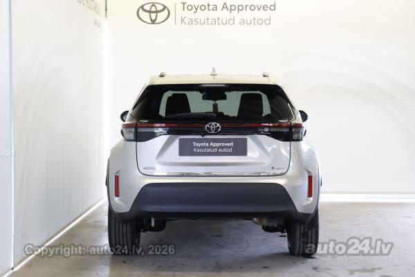 Серый Тойота Yaris Cross 2025 в Таллин, объемом двигателя 1.49 л и пробегом 29 тыс. км за 24700 €, фото 5 на AUTOMOTO.COM.LV
