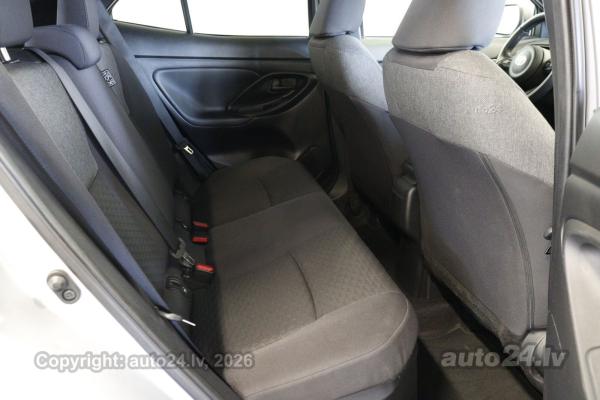 Серый Тойота Yaris Cross 2025 в Таллин, объемом двигателя 1.49 л и пробегом 29 тыс. км за 24700 €, фото 8 на AUTOMOTO.COM.LV