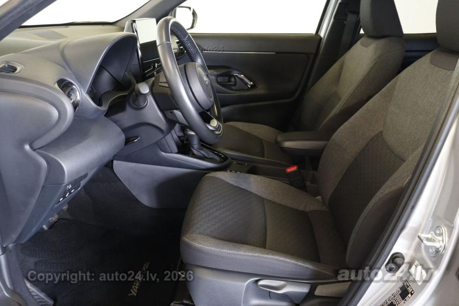 Серый Тойота Yaris Cross 2025 в Таллин, объемом двигателя 1.49 л и пробегом 29 тыс. км за 24700 €, фото 12 на AUTOMOTO.COM.LV