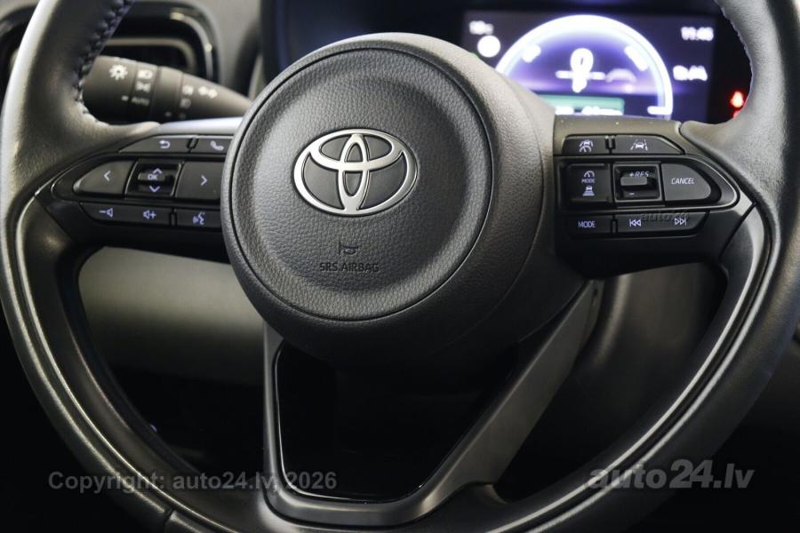 Серый Тойота Yaris Cross 2025 в Таллин, объемом двигателя 1.49 л и пробегом 29 тыс. км за 24700 €, фото 13 на AUTOMOTO.COM.LV