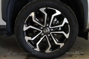 Серый Тойота Yaris Cross 2025 в Таллин, объемом двигателя 1.49 л и пробегом 29 тыс. км за 24700 €, фото 16 на AUTOMOTO.COM.LV