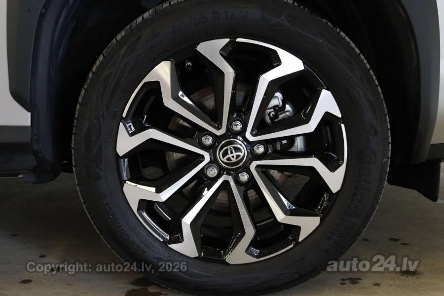 Серый Тойота Yaris Cross 2025 в Таллин, объемом двигателя 1.49 л и пробегом 29 тыс. км за 24700 €, фото 16 на AUTOMOTO.COM.LV