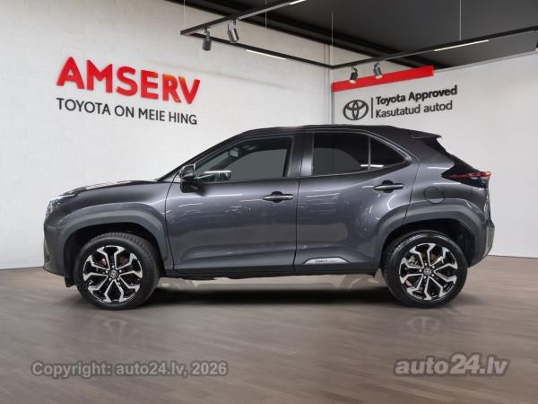 Pelēks Toyota Yaris Cross 2025 Tallina, ar dzinēja tilpumu 1.50 L un nobraukumu 29 tūkst. km par 24490 €, foto 4 vietnē AUTOMOTO.COM.LV