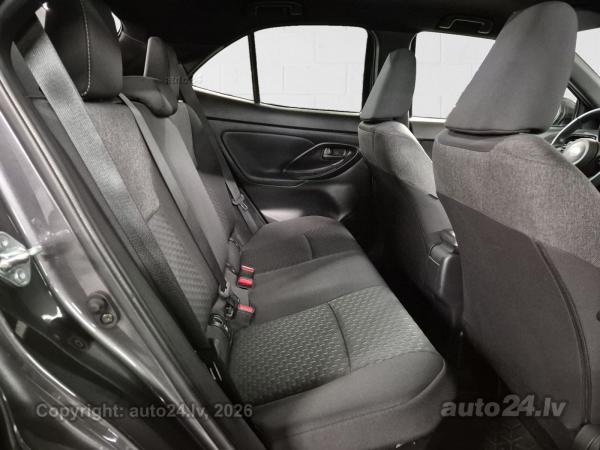 Pelēks Toyota Yaris Cross 2025 Tallina, ar dzinēja tilpumu 1.50 L un nobraukumu 29 tūkst. km par 24490 €, foto 8 vietnē AUTOMOTO.COM.LV