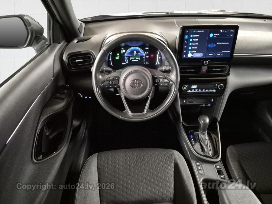 Серый Тойота Yaris Cross 2025 в Таллин, объемом двигателя 1.50 л и пробегом 29 тыс. км за 24490 €, фото 10 на AUTOMOTO.COM.LV