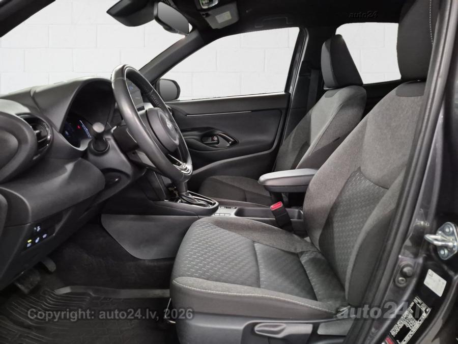 Серый Тойота Yaris Cross 2025 в Таллин, объемом двигателя 1.50 л и пробегом 29 тыс. км за 24490 €, фото 12 на AUTOMOTO.COM.LV