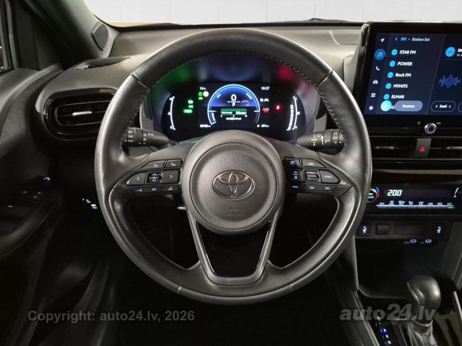 Серый Тойота Yaris Cross 2025 в Таллин, объемом двигателя 1.50 л и пробегом 29 тыс. км за 24490 €, фото 13 на AUTOMOTO.COM.LV