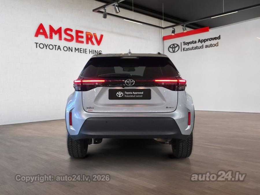 Pelēks Toyota Yaris Cross 2025 Tallina, ar dzinēja tilpumu 1.50 L un nobraukumu 29 tūkst. km par 24490 €, foto 5 vietnē AUTOMOTO.COM.LV