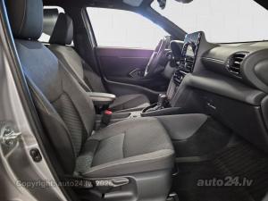 Pelēks Toyota Yaris Cross 2025 Tallina, ar dzinēja tilpumu 1.50 L un nobraukumu 29 tūkst. km par 24490 €, foto 7 vietnē AUTOMOTO.COM.LV