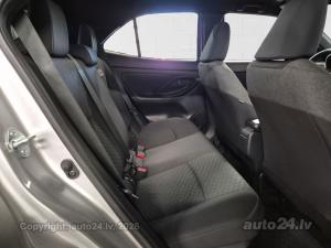Pelēks Toyota Yaris Cross 2025 Tallina, ar dzinēja tilpumu 1.50 L un nobraukumu 29 tūkst. km par 24490 €, foto 8 vietnē AUTOMOTO.COM.LV