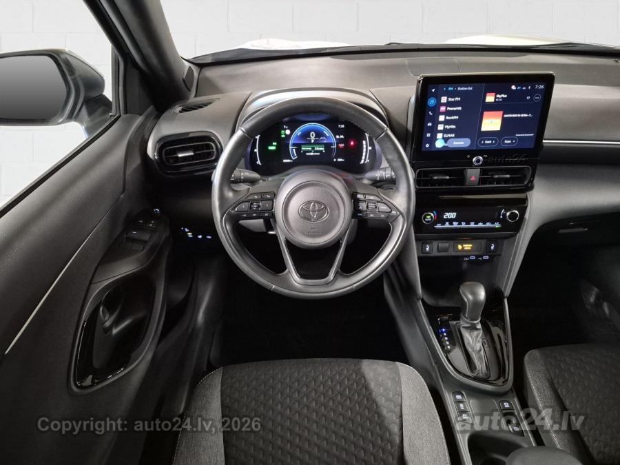 Pelēks Toyota Yaris Cross 2025 Tallina, ar dzinēja tilpumu 1.50 L un nobraukumu 29 tūkst. km par 24490 €, foto 10 vietnē AUTOMOTO.COM.LV