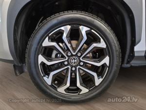 Pelēks Toyota Yaris Cross 2025 Tallina, ar dzinēja tilpumu 1.50 L un nobraukumu 29 tūkst. km par 24490 €, foto 16 vietnē AUTOMOTO.COM.LV