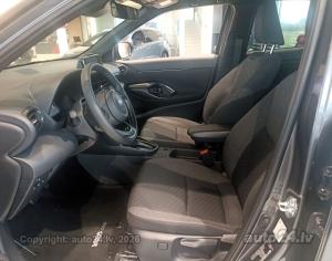 Grey Toyota Yaris Cross 2026 in Narva, with an engine capacity of 1.50 L and mileage of 0 thousand km for 27500 €, photo 8 on AUTOMOTO.COM.LV
