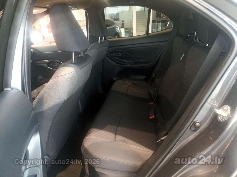 Grey Toyota Yaris Cross 2026 in Narva, with an engine capacity of 1.50 L and mileage of 0 thousand km for 27500 €, photo 9 on AUTOMOTO.COM.LV