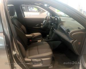 Grey Toyota Yaris Cross 2026 in Narva, with an engine capacity of 1.50 L and mileage of 0 thousand km for 27500 €, photo 10 on AUTOMOTO.COM.LV