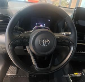 Grey Toyota Yaris Cross 2026 in Narva, with an engine capacity of 1.50 L and mileage of 0 thousand km for 27500 €, photo 15 on AUTOMOTO.COM.LV