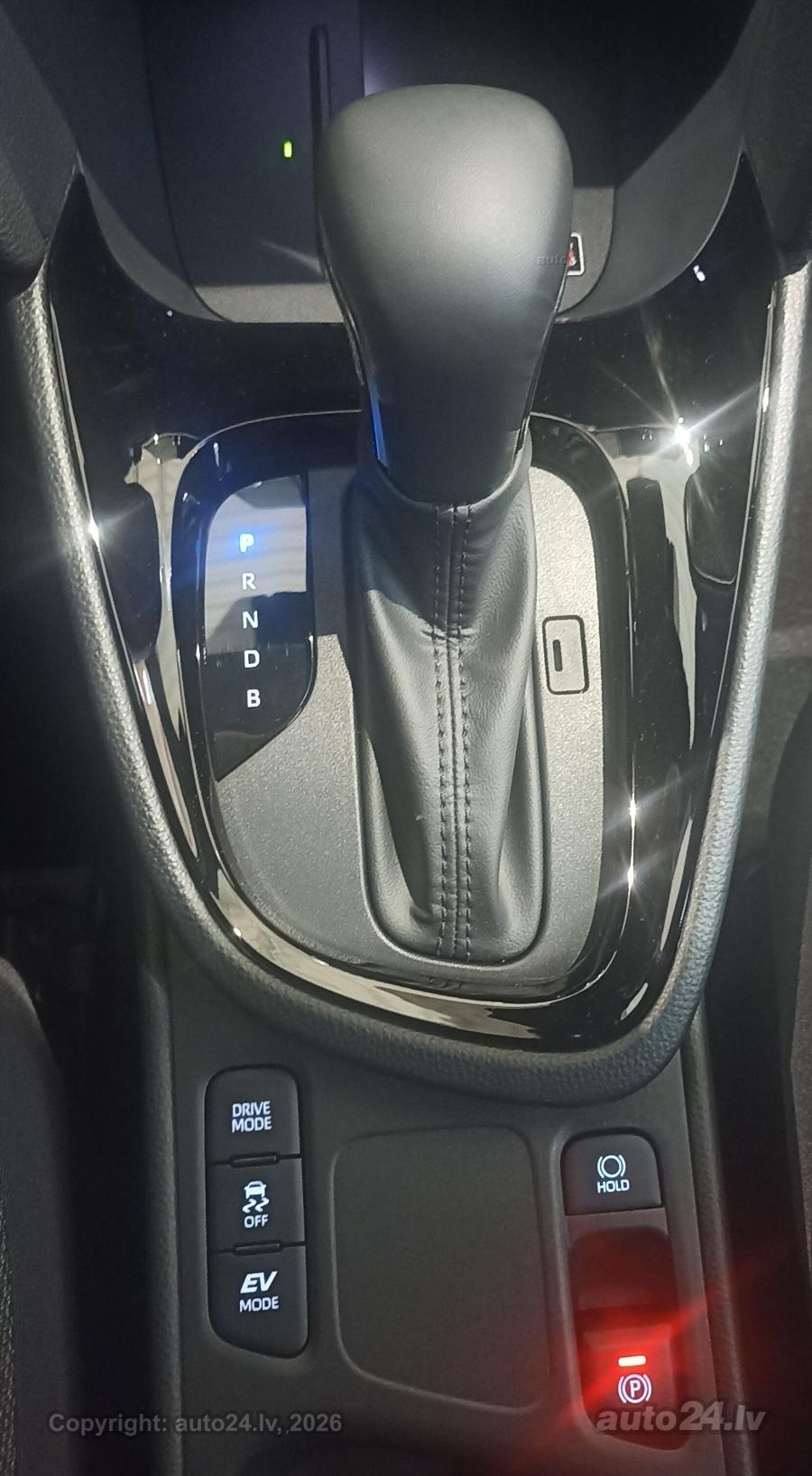 Grey Toyota Yaris Cross 2026 in Narva, with an engine capacity of 1.50 L and mileage of 0 thousand km for 27500 €, photo 26 on AUTOMOTO.COM.LV